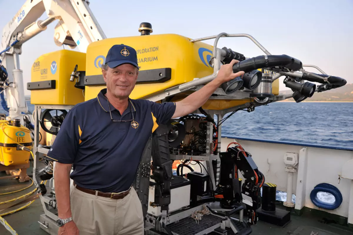 Robert Ballard.