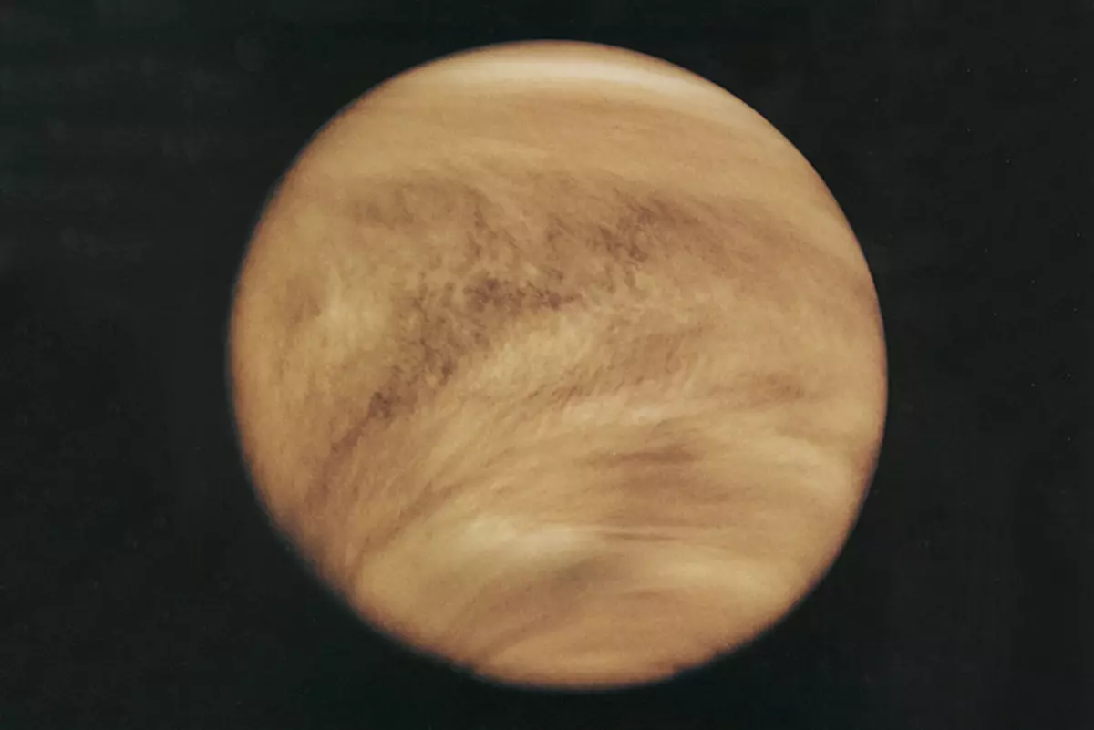 Venus atmosfär, ultraviolett spektrum. Historia ...