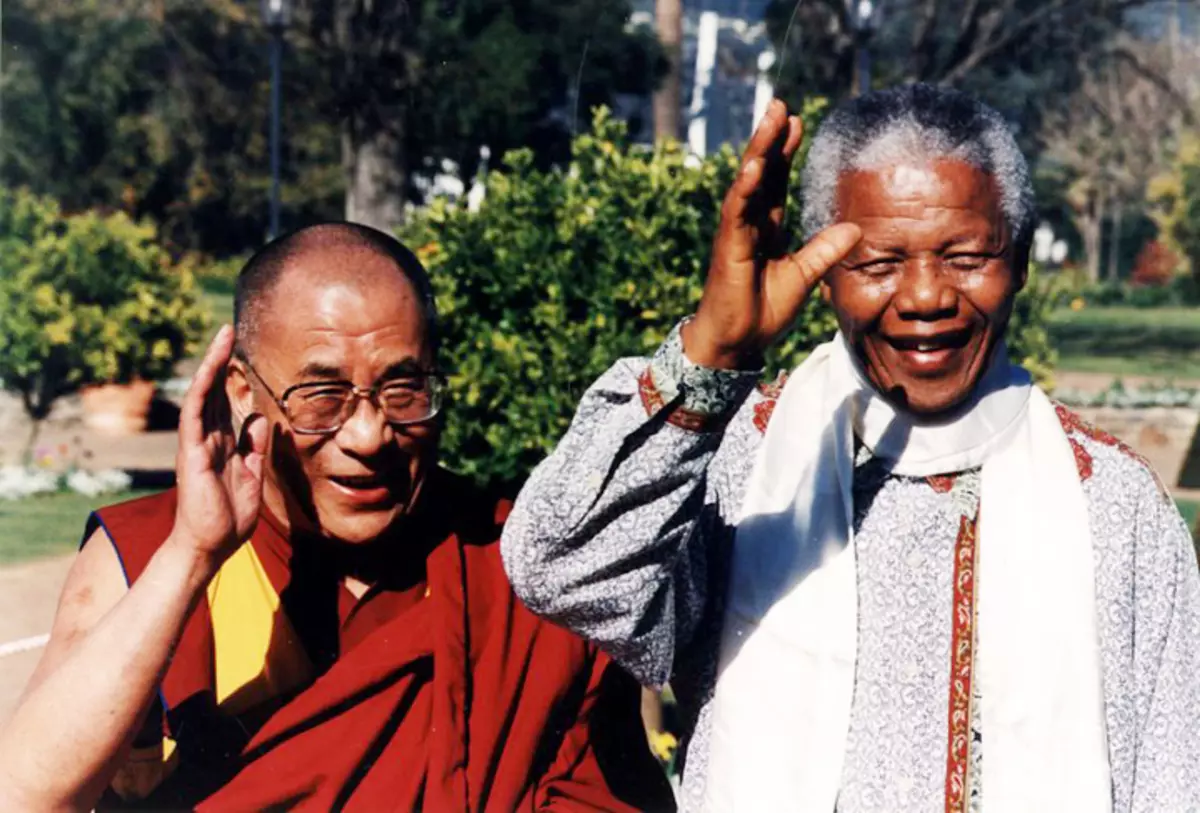 Dalai LamaとNelson Mandela、1996 ...