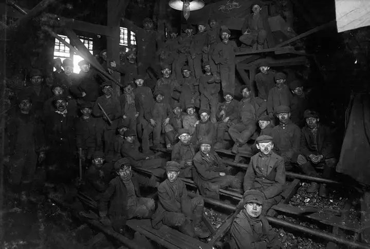 Midi dans l'usine de traitement même (ne ...