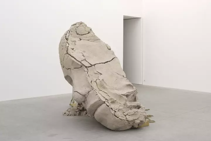 © Mark Manders.