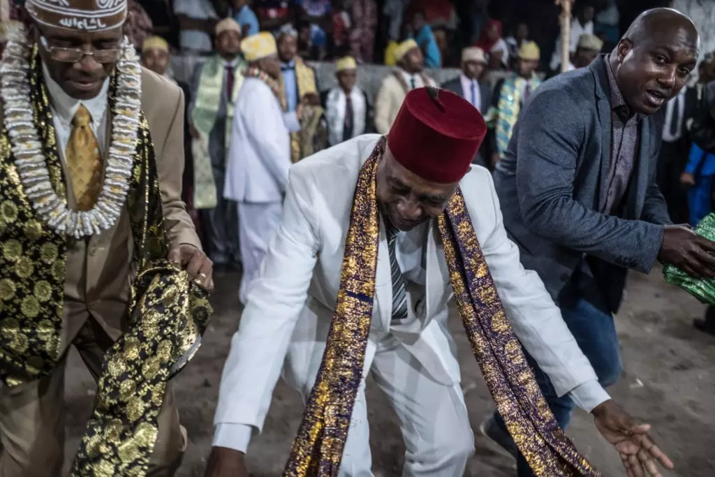 Şerên gulî, drums û zêrên zêrîn: toawa di Giravên Comboro de bizewicin 11052_18