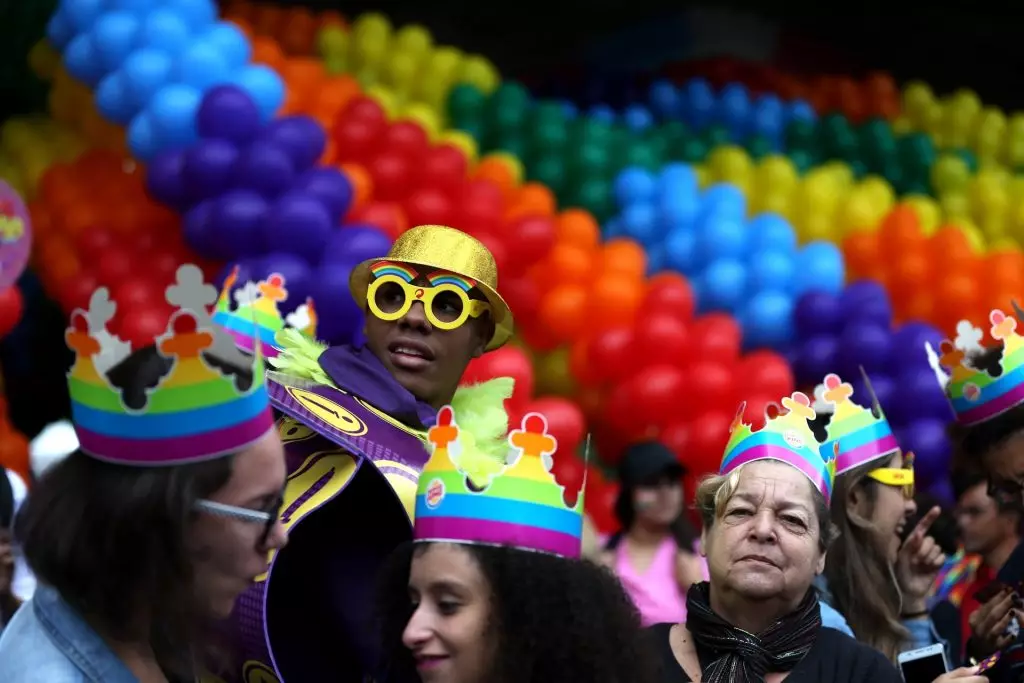 Rapport Ritratt: Karnival Ispirtu fuq LGBT Parade Sao Paulo 11528_5