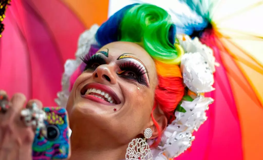 Rapport Ritratt: Karnival Ispirtu fuq LGBT Parade Sao Paulo 11528_6