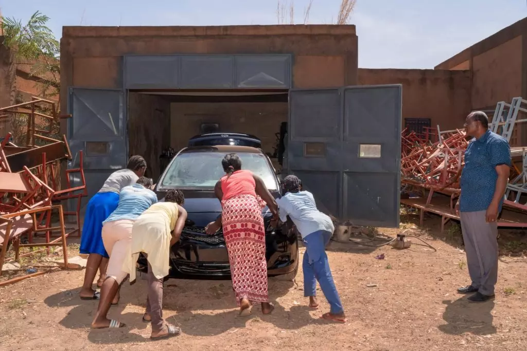 Mettlege vabadusele: kuidas Aafrika tüdrukud õpetavad meeste maailma auto mehaanikat ja ellujäämist 12326_14