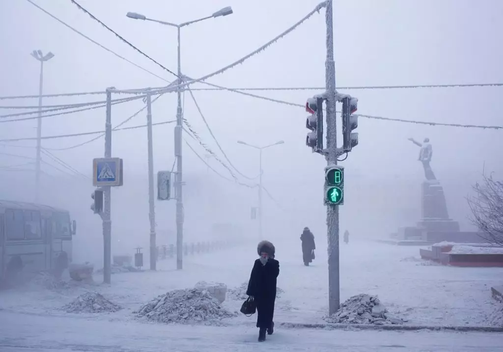 Malvarma fronto: kiel ili vivas en Oymyaakne - unu el la plej malvarmaj loĝataj lokoj sur la tero 12443_19