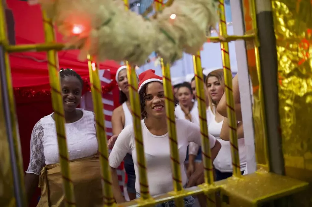 Vakantie komt naar ons: Hoe vier Kerstmis te vieren in een Braziliaanse gevangenis 12451_1