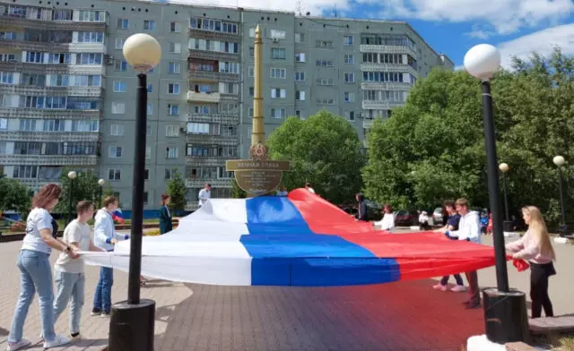 Flashmobos, bateristas de desfile e un concerto no aeroporto: como celebrar o día de Rusia en diferentes cidades 12497_2