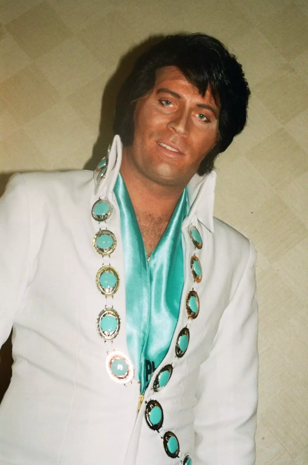 ทั้งหมดนี้เป็นหินและม้วน: ภาพบุคคลที่แต่งตัวใน Elvis Presley 13595_11