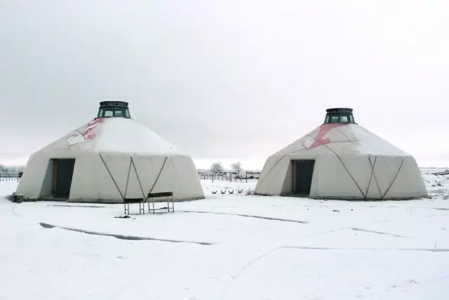 ออสเตรียย้ายไปที่ Kalmykia และเริ่มสร้าง Yurts ระดับห้าดาว 13977_2