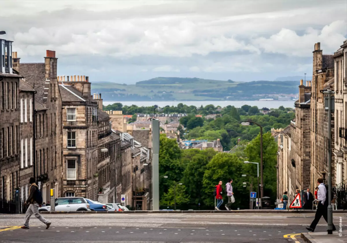 Nischegeid ing Edinburgh: mangan ing parlemen, muntah ing jantung lan pindhah menyang demo gratis ing papan-papan saka Harry Potter 15446_4