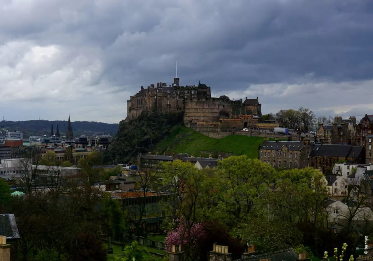 Edinburgh'taki Nischegeid: Parlamentoda yemek, kalbe tükürün ve Harry Potter'dan gelen yerlerin ücretsiz bir turuna gidin 15446_7