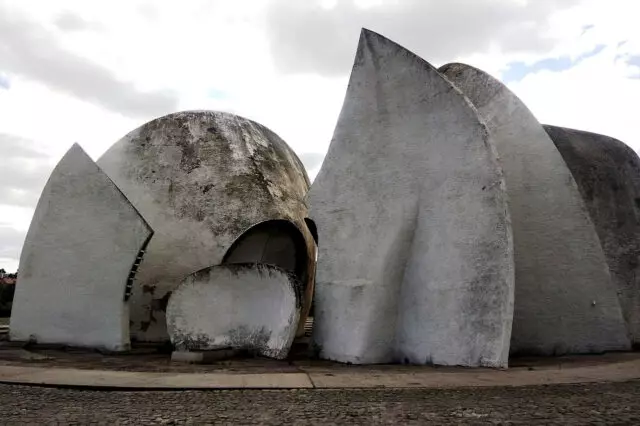 Soviet futuristic architecture of the 1960s as Soviet architects came up with settlements of the future and built futuristic buildings 15792_30