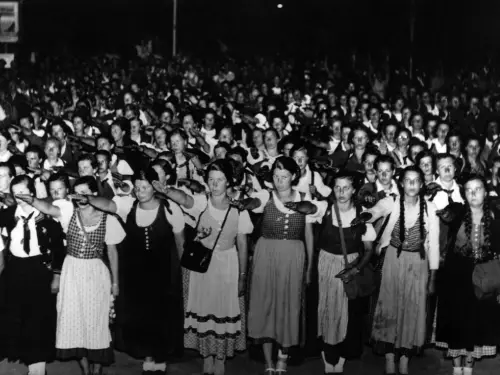 Īsa sieviešu vēsture anti-fašistu pretestība Īss sieviešu vēsture pretfašistu pretestību