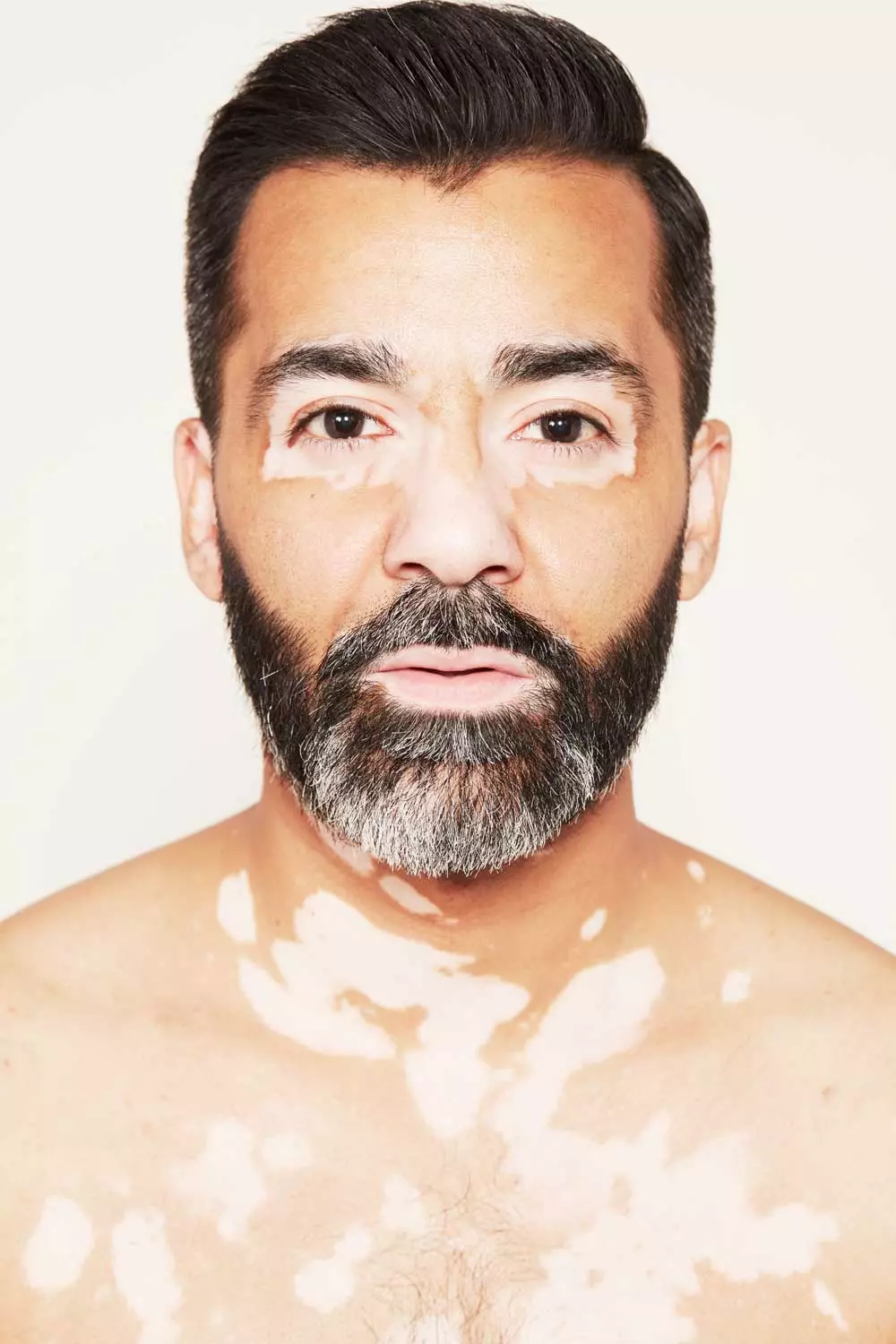 A pel na que vivo é: falla estética - en retratos de artista autodidacta francesa