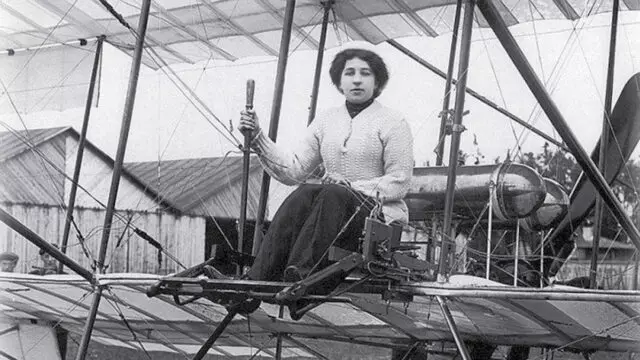 女性パイロット、ロシアチラシ、飛行士と航空機のデザイン：風船の便からの高さを記録する最初の航空機でロシア帝国の最初の航空機