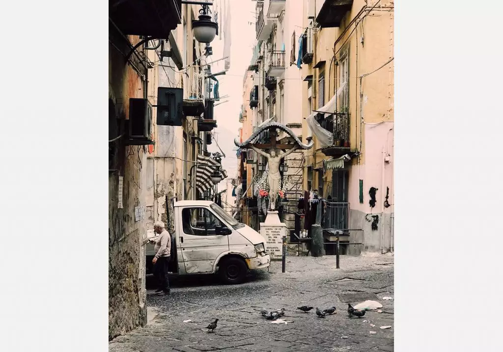 Napels: Hoe gaan dit na die mees kleurvolle stad van Italië 16562_10