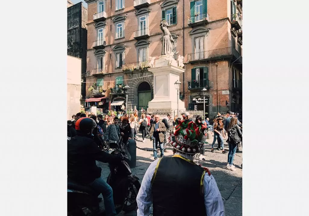 ნეაპოლის: როგორ წასვლა ყველაზე ფერადი ქალაქი იტალიაში 16562_23