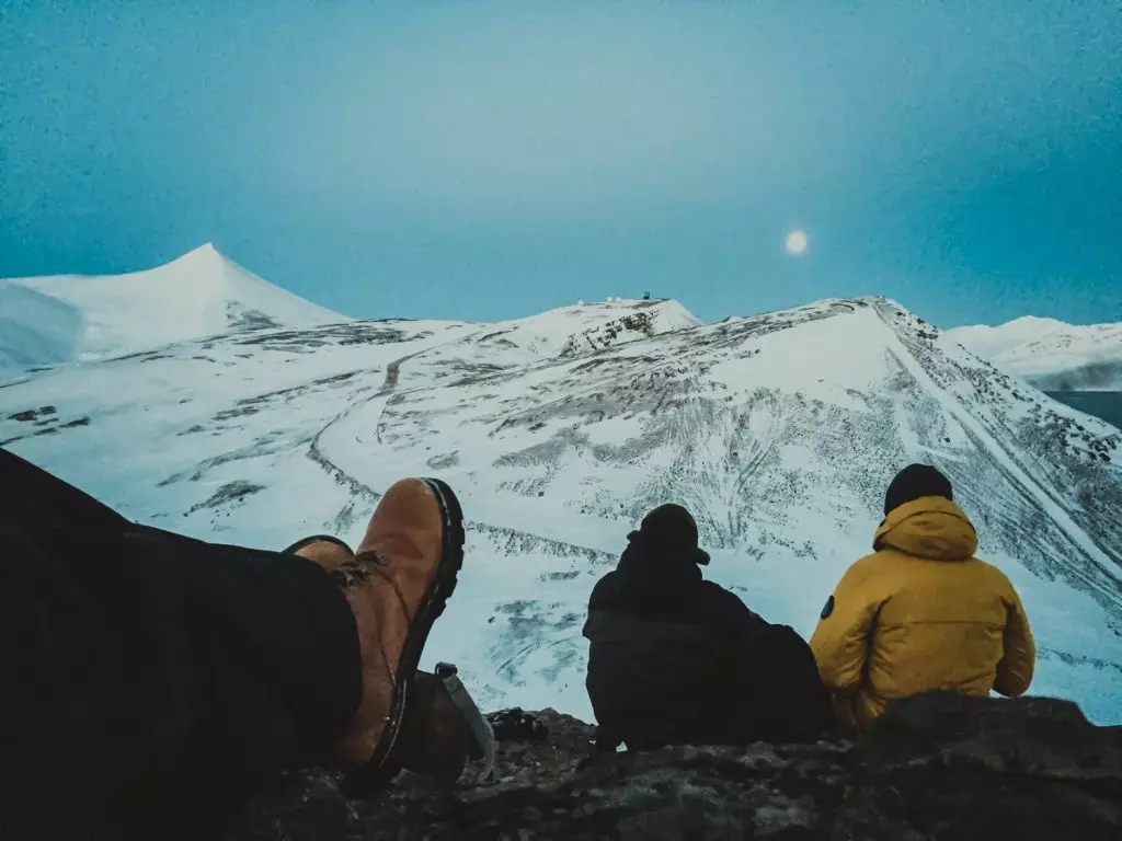 जताततै भालुहरू, यो मर्न निषेध गरिएको छ: मैले कसरी रूसीको ईन्स्कुलमा आर्कटिकको enclave को रूपमा काम गरें 2193_4