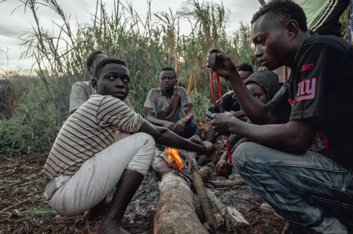 Copii de cruciadă: raport foto din Republica Democratică Congo, unde adolescenții învață să omoare 2467_8