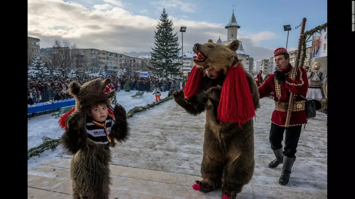 Погледни: мечка љубовна парада во Романија 298_5