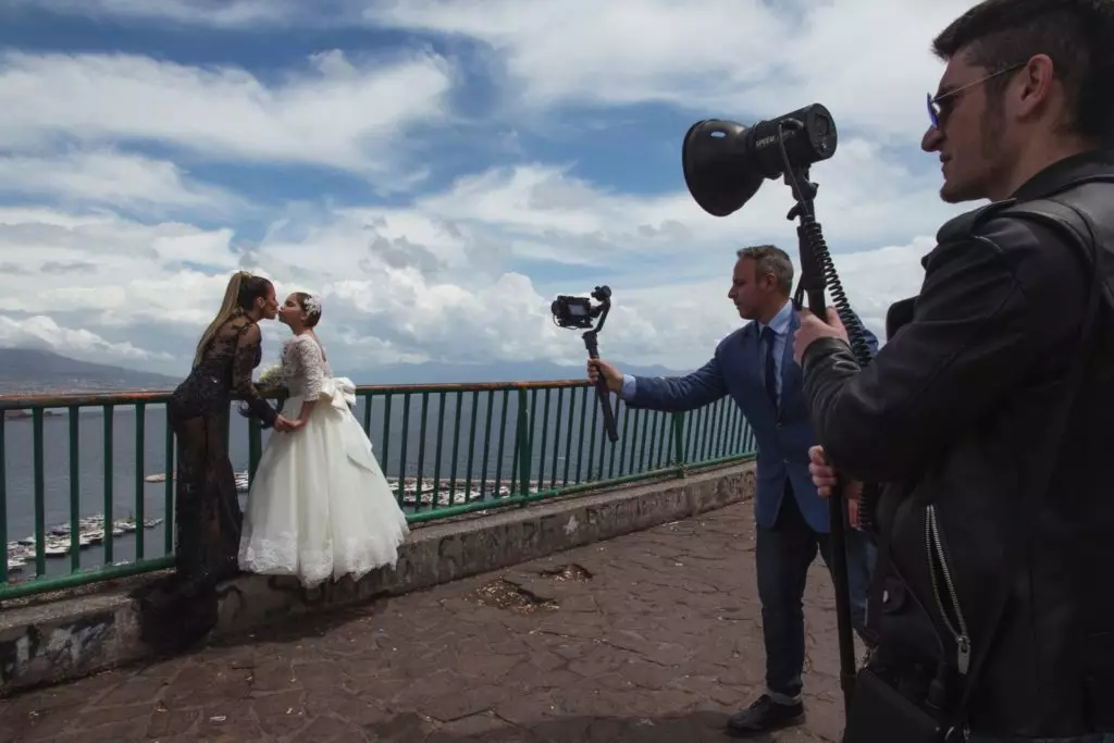 Little Brides: Naples တွင်ကလေး၏ပထမဆုံးပွဲတော်ကျင်းပခြင်းကိုမည်သို့ကျင်းပသည် 3025_6