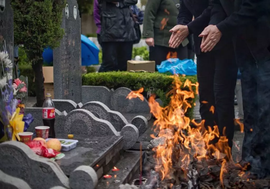 VaDhigari havasi nzvimbo pano. China inorwirwa nematambudziko maviri - Confucian Tsika uye kushaya nyika yemariro 3223_4