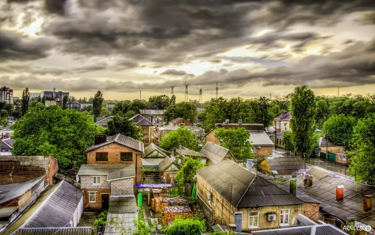 Literarni WC, mrtva v bazenih in tramvaj na dolge razdalje. Naš vodnik v Rostov 4111_15