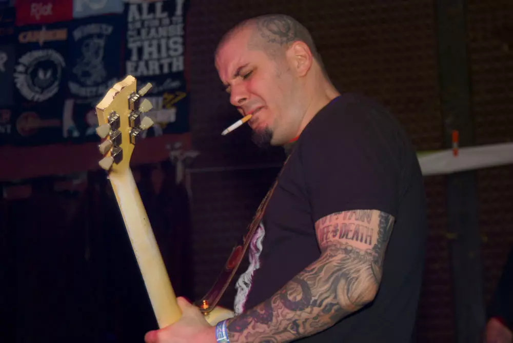 Phil Anselmo rushing at pinatalsik mula sa Rock Festival 424_1