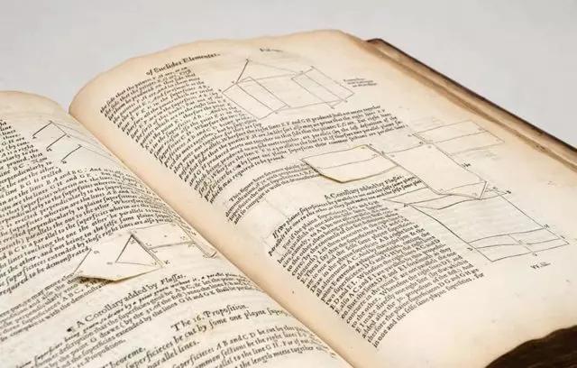 Nakhodka: Trije-dimensjeel tekstboek Geometry Euclid 5060_2