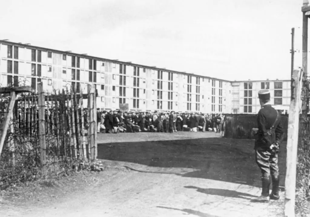 Dom, koncentračný tábor a domov. História poklesu jedného PARISOVÉHO CITY PLÁNOVAŤ UTOPIA 5442_3