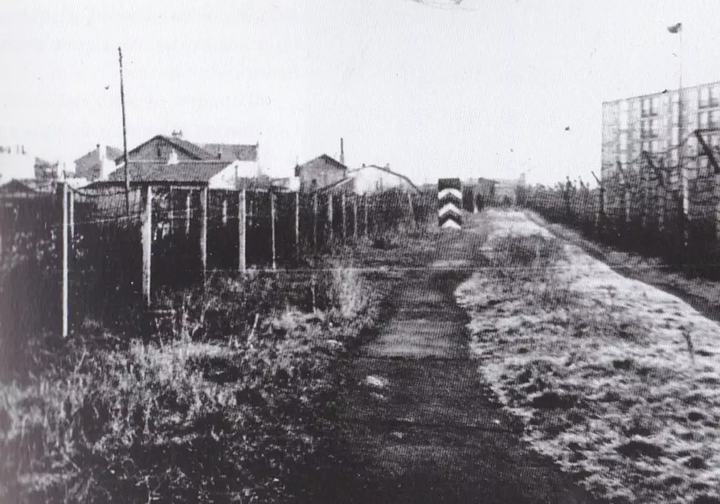 Dom, koncentračný tábor a domov. História poklesu jedného PARISOVÉHO CITY PLÁNOVAŤ UTOPIA 5442_4