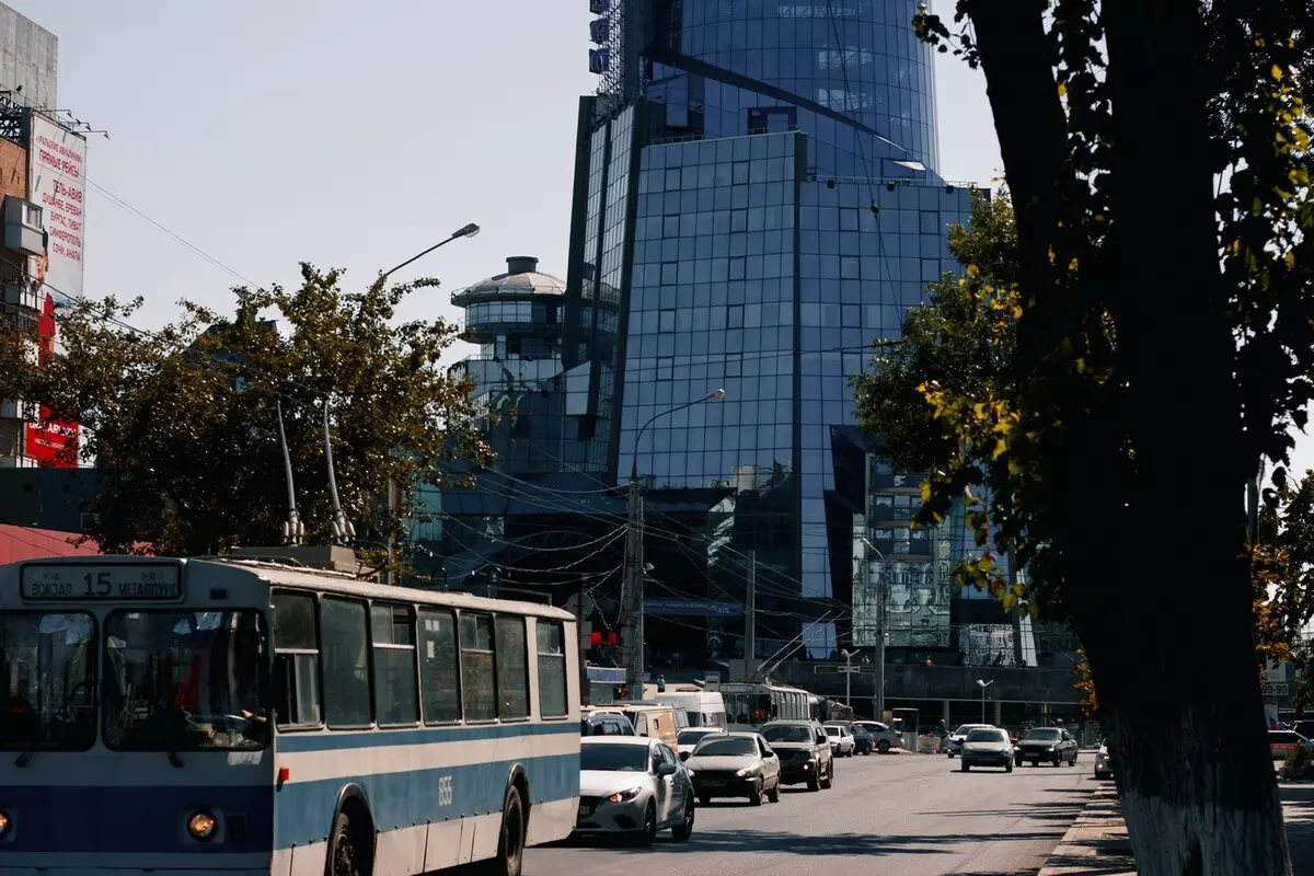 Шорт және түнгі билердегі құмдар, табынушы сыраның астында: Самара неге Ресейдің күнәлары 6072_10