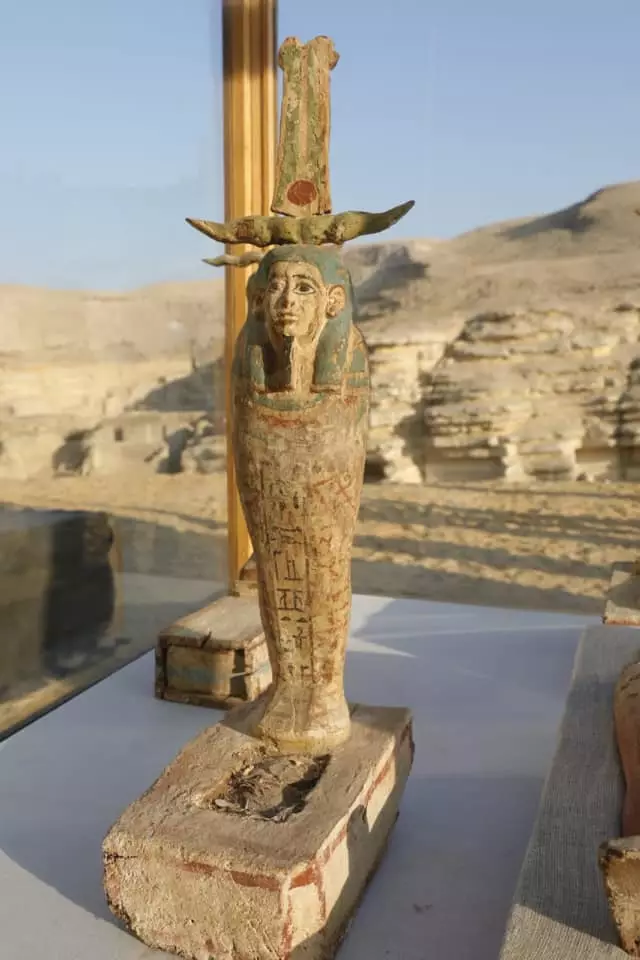 Dangosodd Egyptolegwyr gopi digidol o Bust Nefertiti a'r Mummy Lviv prin 6111_3