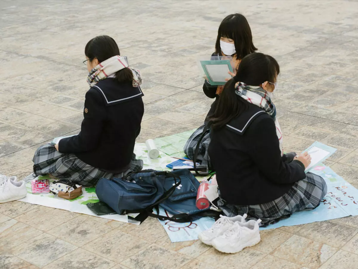 정치적 현상으로 격리하다 : 누가 그리고 왜 사람들의 단열재와 물건을 노출 시키는지 6191_1