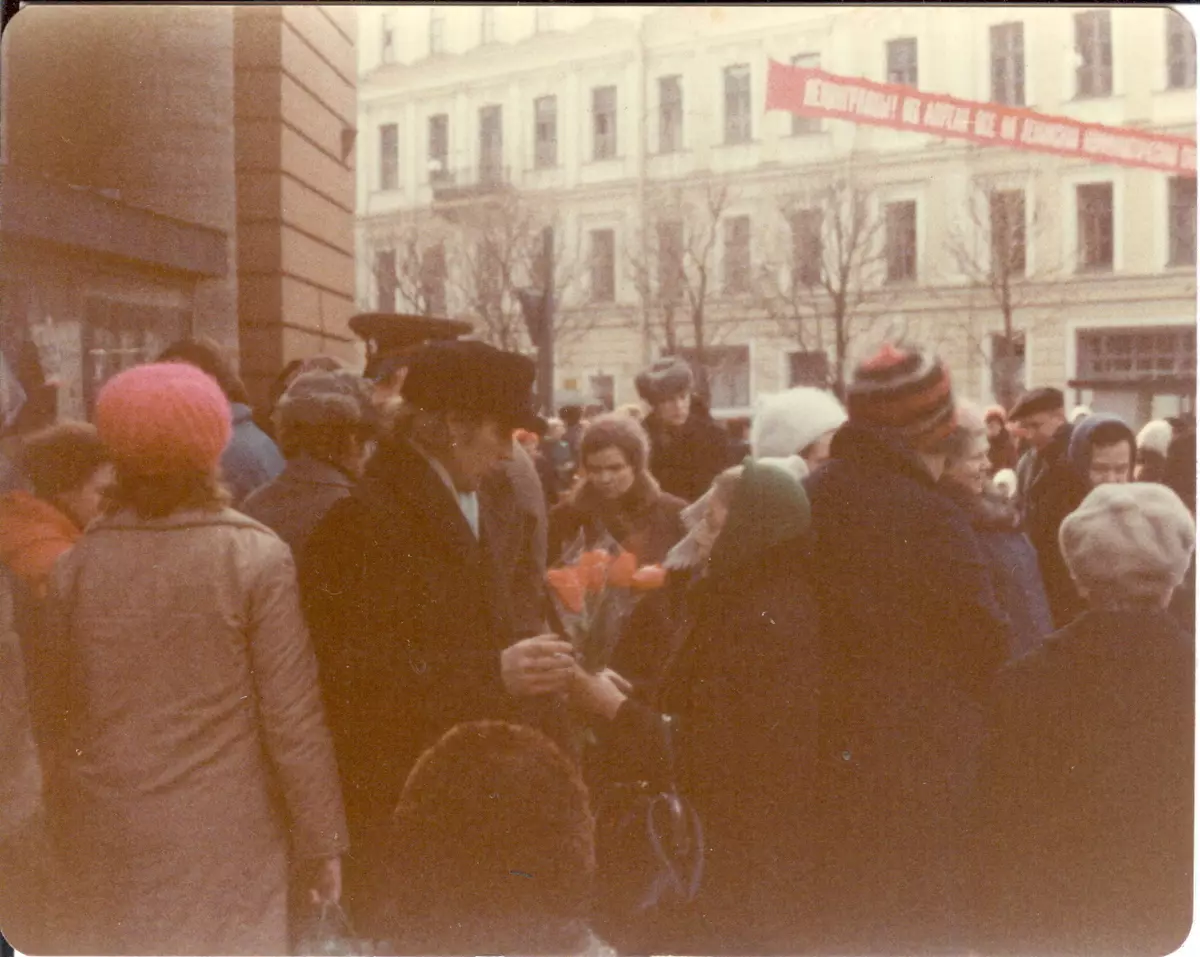 Nakodka: Leingrad 70s - pazithunzi za mwana wa munthu waku America 7290_2