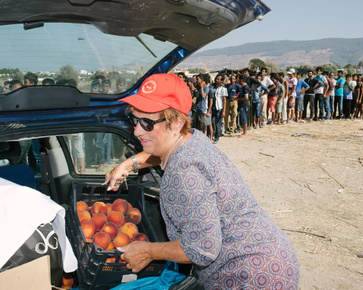 Fotoproject: Turistët kundër refugjatëve 789_19