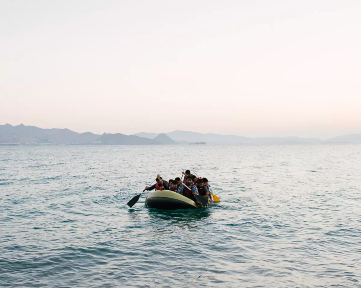 Fotoproject: Turistët kundër refugjatëve 789_2