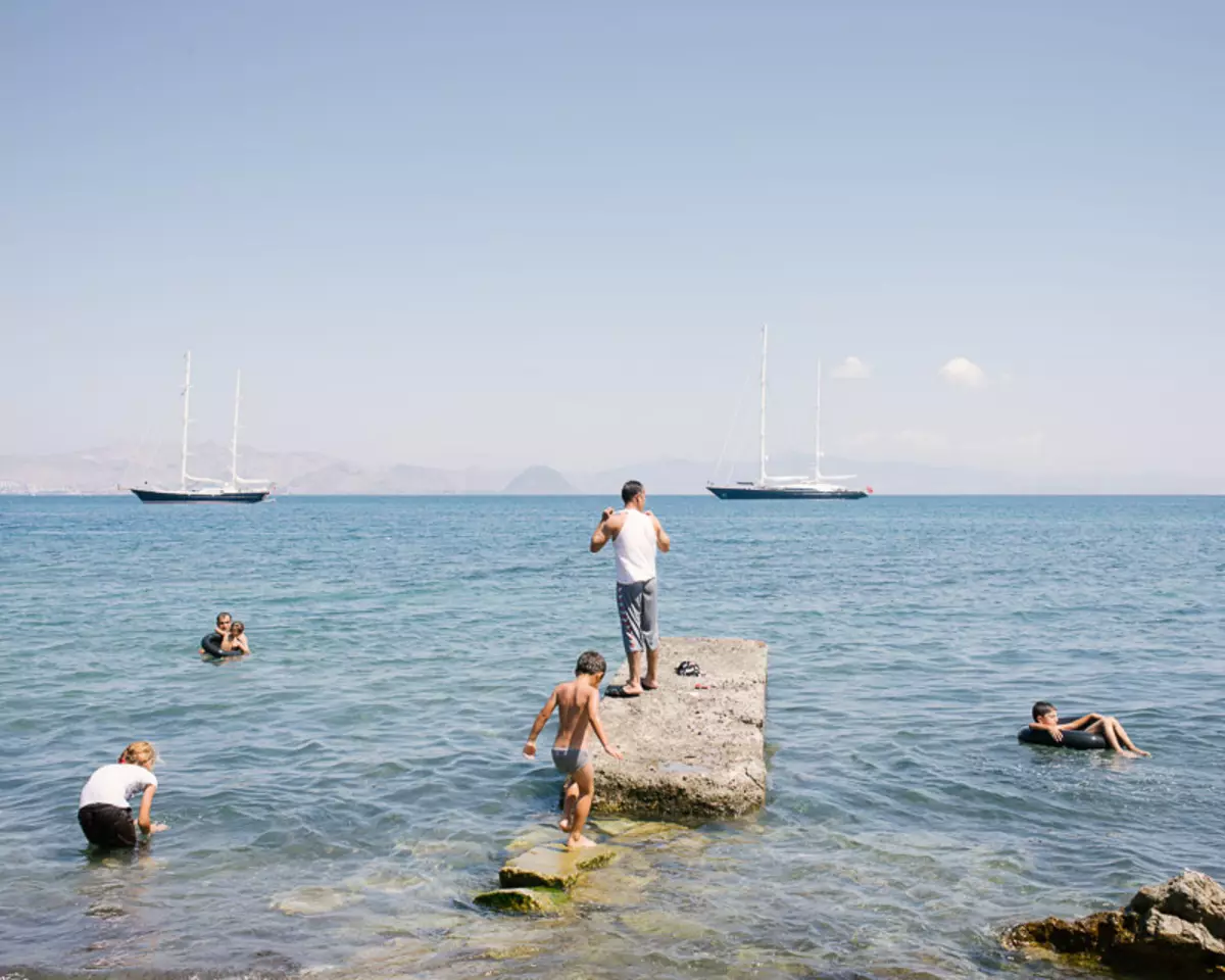 Fotoproject: Turistët kundër refugjatëve 789_22