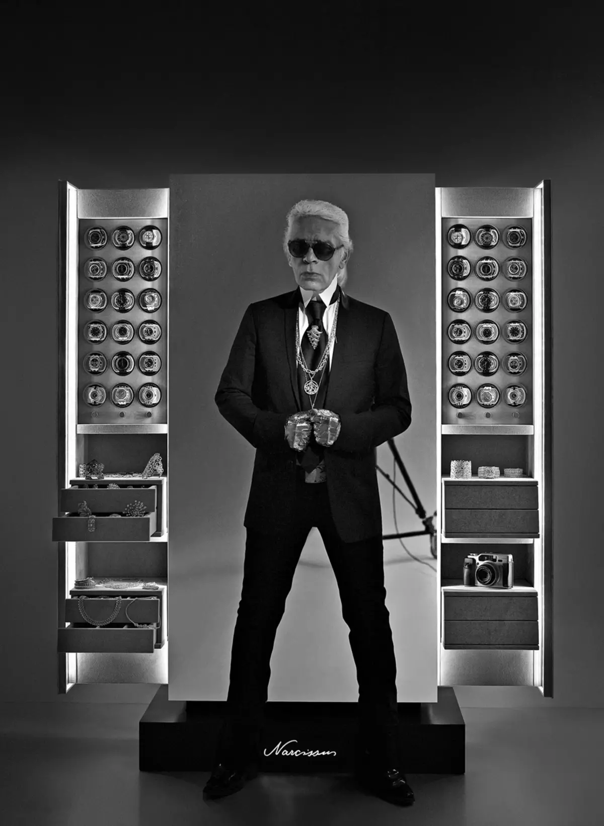 Pornstar on the podium, men from chocolate and the most expensive safe. 16 reasons to love Karl Lagerfeld 804_3