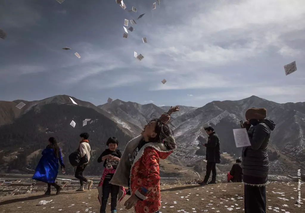 Pajjiż ta 'dixxendenti ta' demons u xadini. What do Tibetans jemmnu fl 9717_1