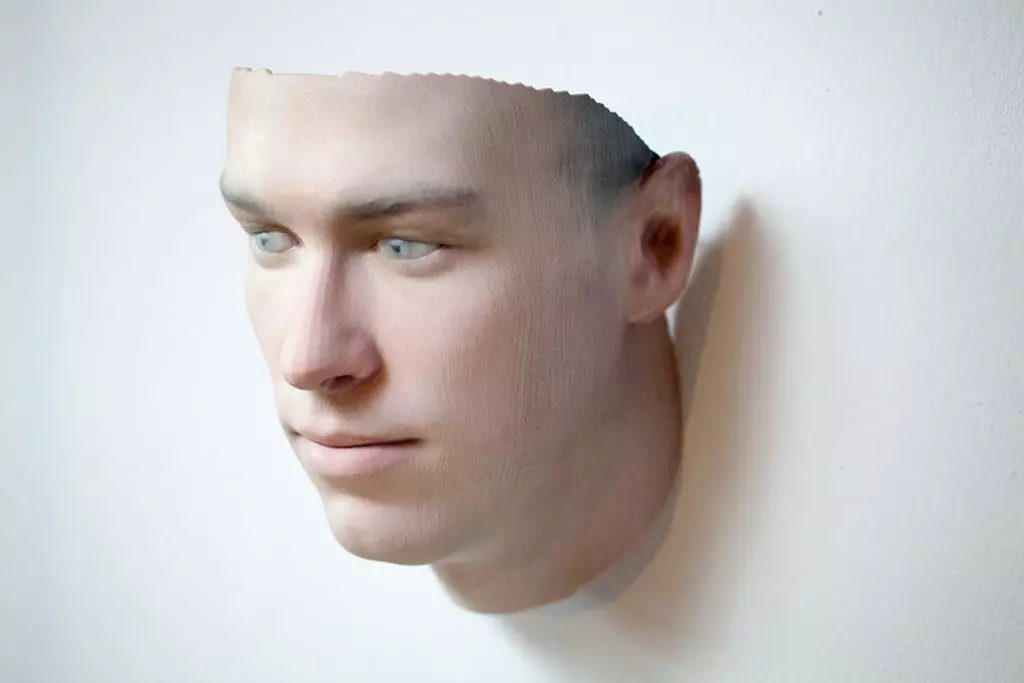 Genom Jalan: Artis menciptakan potret 3D orang asing di DNA dari Zhumakhk dan rokok 9854_16